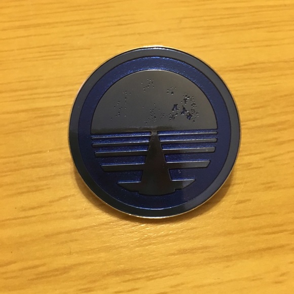 Disney | Jewelry | Disney Epcot 35th Anniv Mystery Set Horizons Pin ...